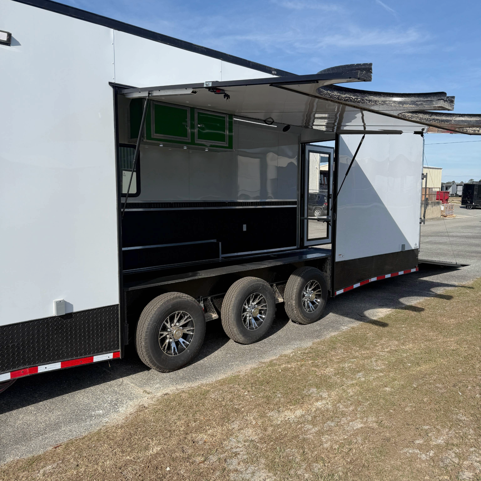 8.5X32TTA White Race Ready Trailer – Summit Cargo Trailers